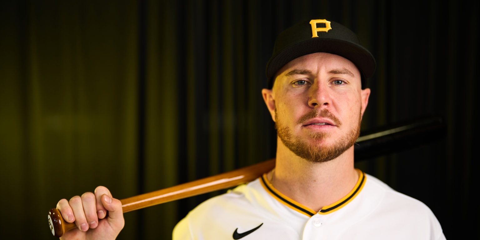 Ryan O'Hearn discusses goals with Pirates