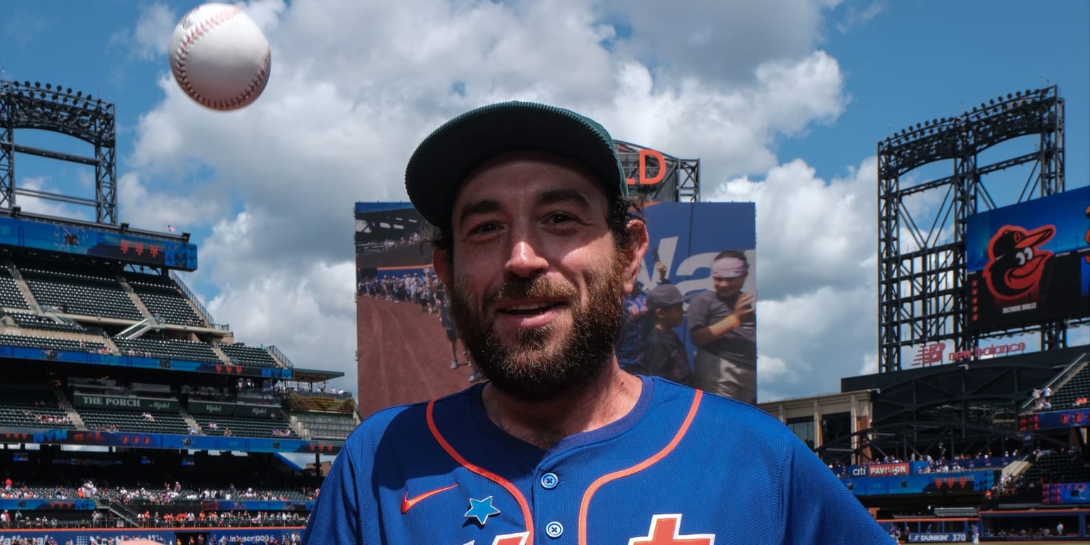 Comedian Eitan Levine sets world record with first pitch