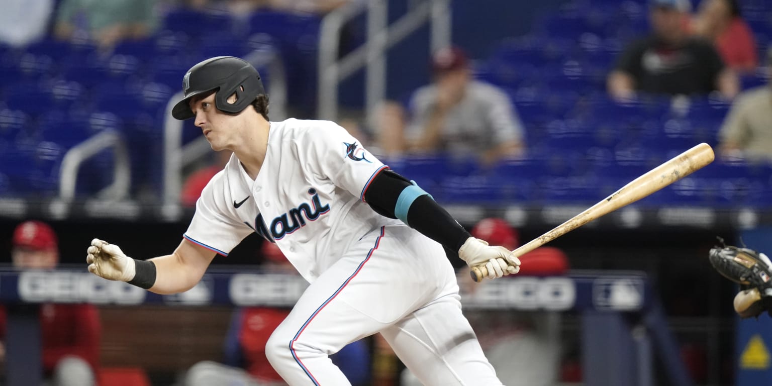 Brian Anderson llega a los Cerveceros por una temporada