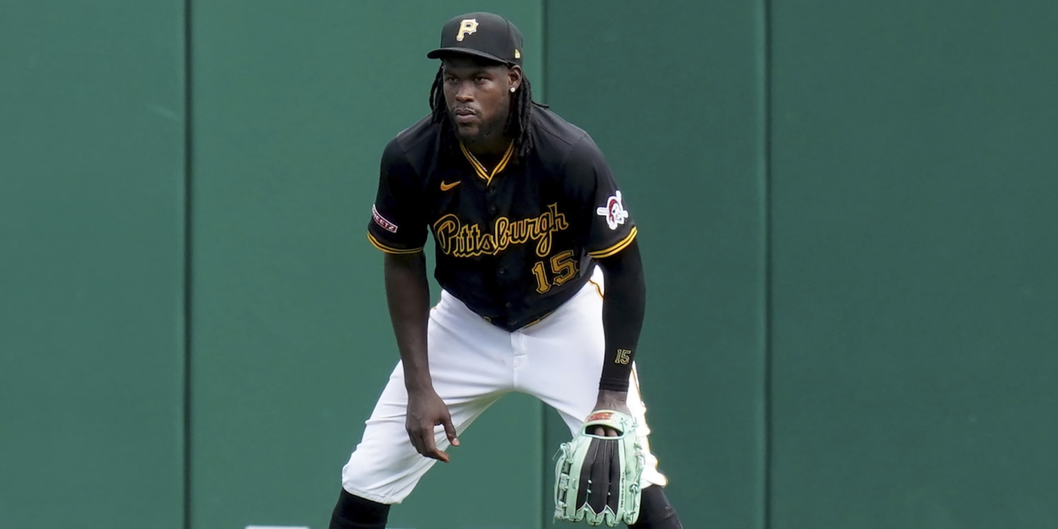 Oneil Cruz enjoying switch to center field