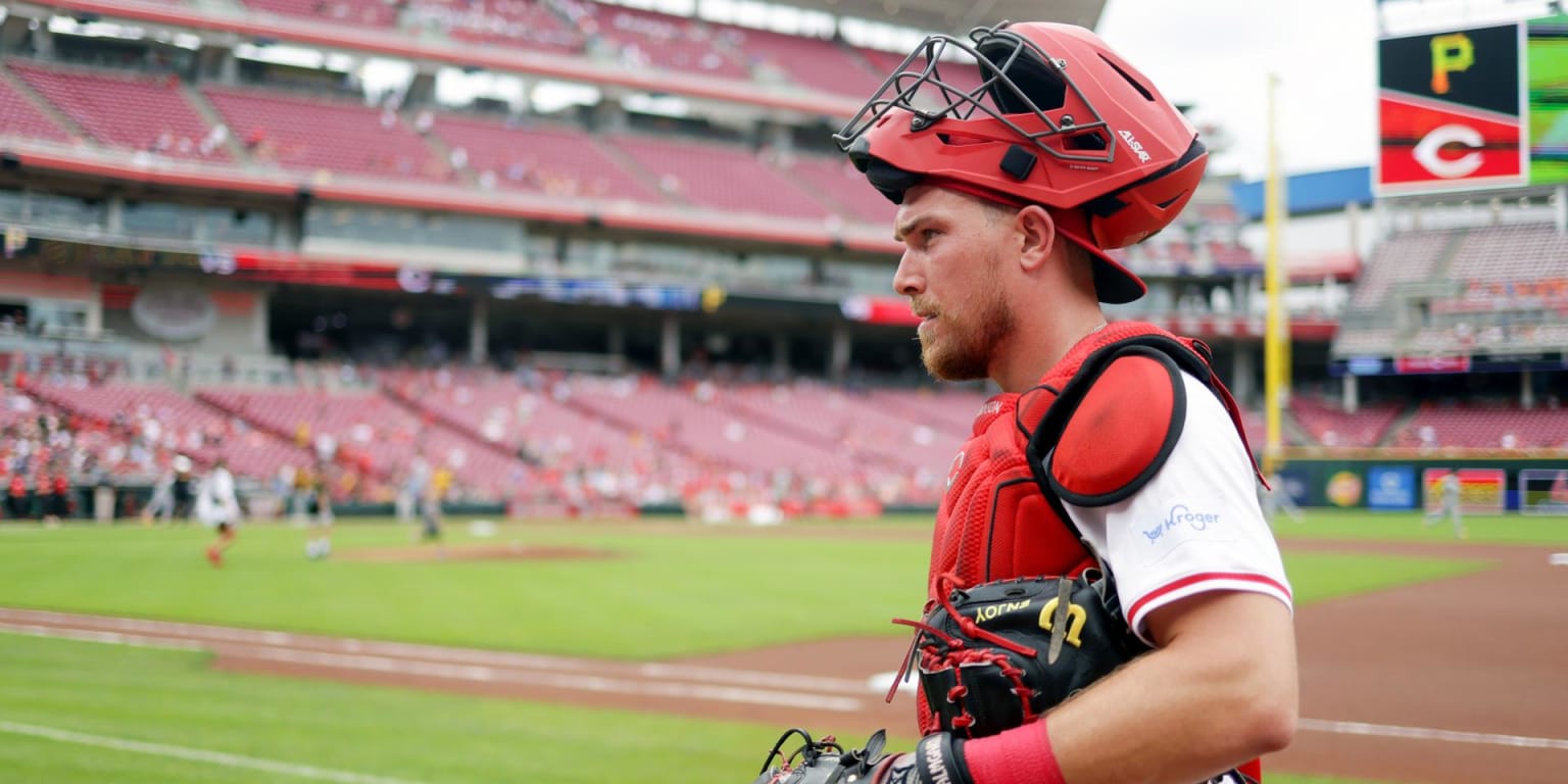 Tyler Stephenson celebrates birth of daughter