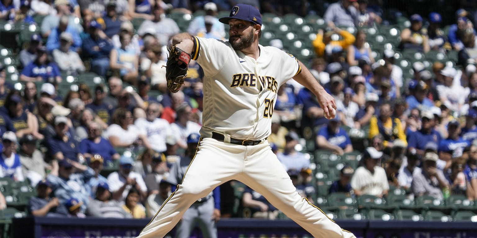 Wade Miley knocked around as Dodgers beat Brewers