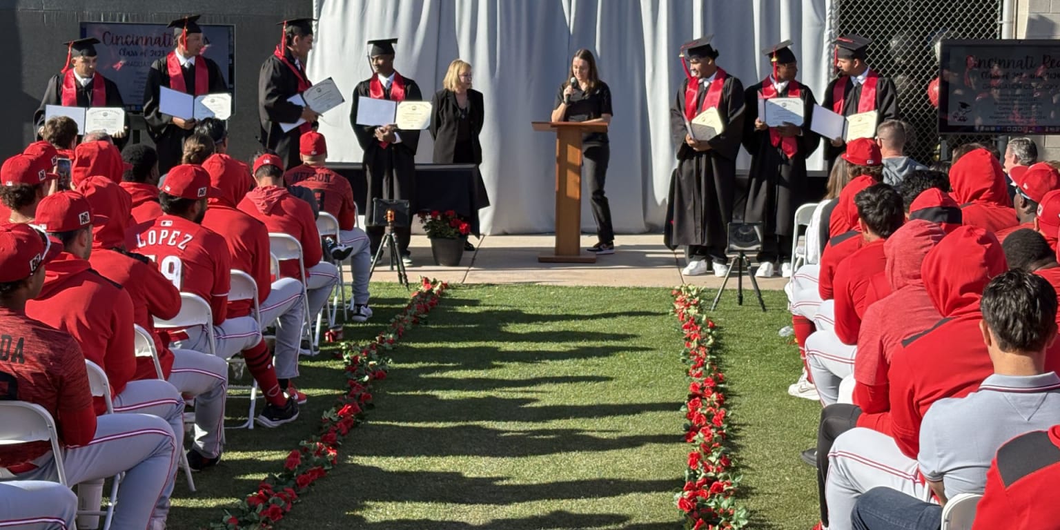 Reds host high school graduation ceremony for Minor Leaguers