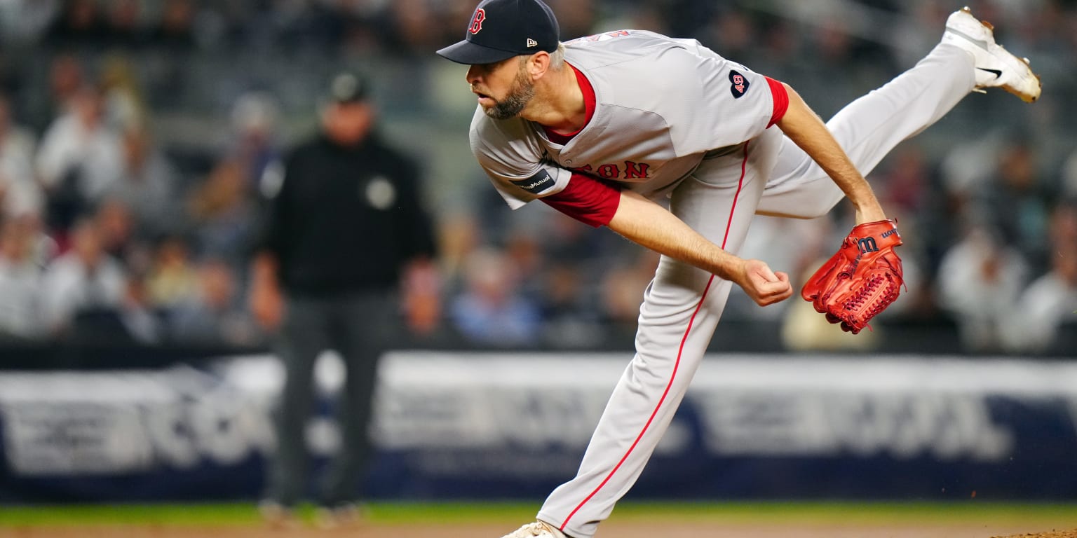 Chris Martin signs contract with Rangers