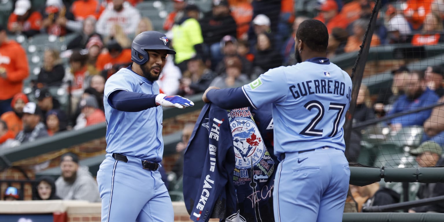 Anthony Santander hits first home run as a Blue Jay vs. Orioles