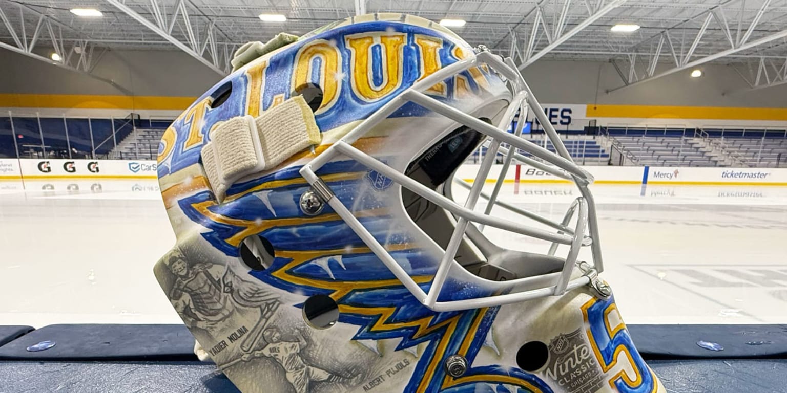 Cardinals legends honored at NHL Winter Classic