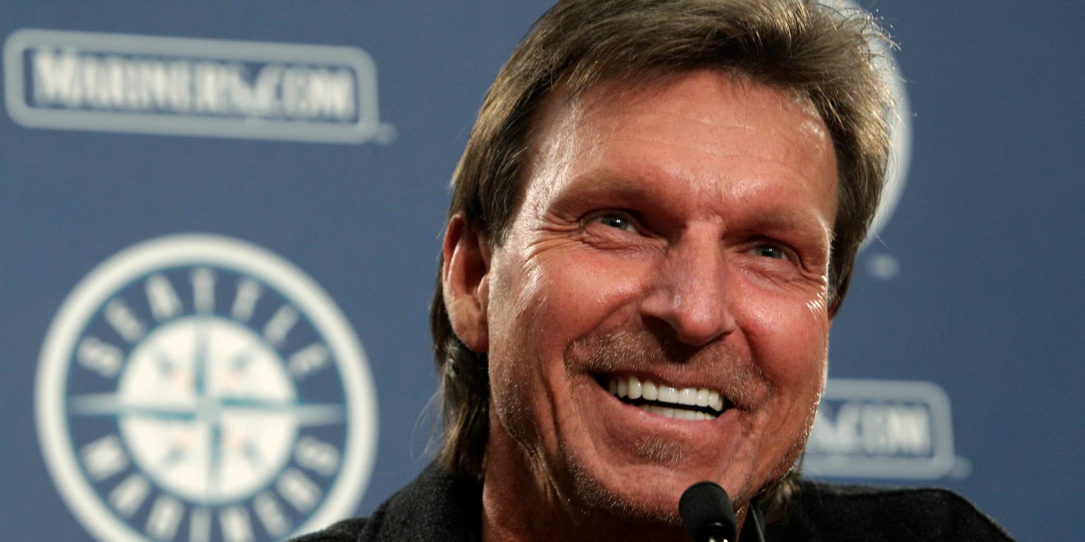Randy Johnson's number 51 to be retired by Mariners