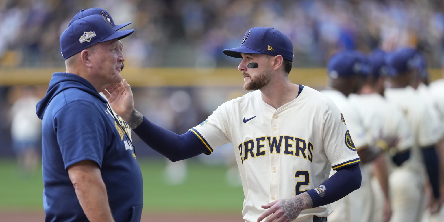Pat Murphy's pregame handshake ritual with Brewers