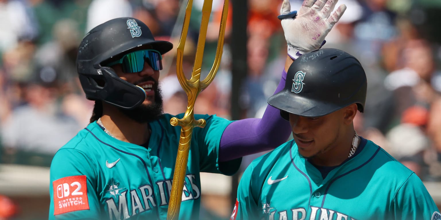Mariners sweep Tigers with four-run ninth inning