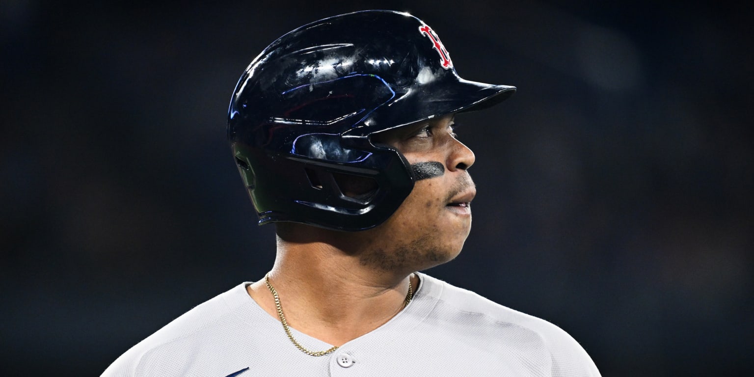 Red Sox front office meets with Rafael Devers after 1B comments