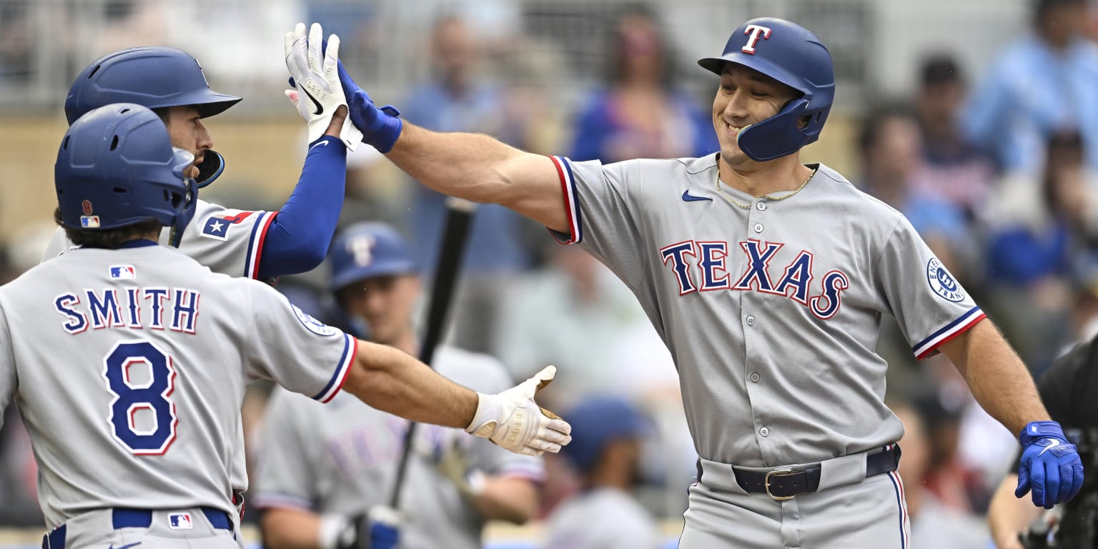 Rangers again score 16 runs in rout of Twins