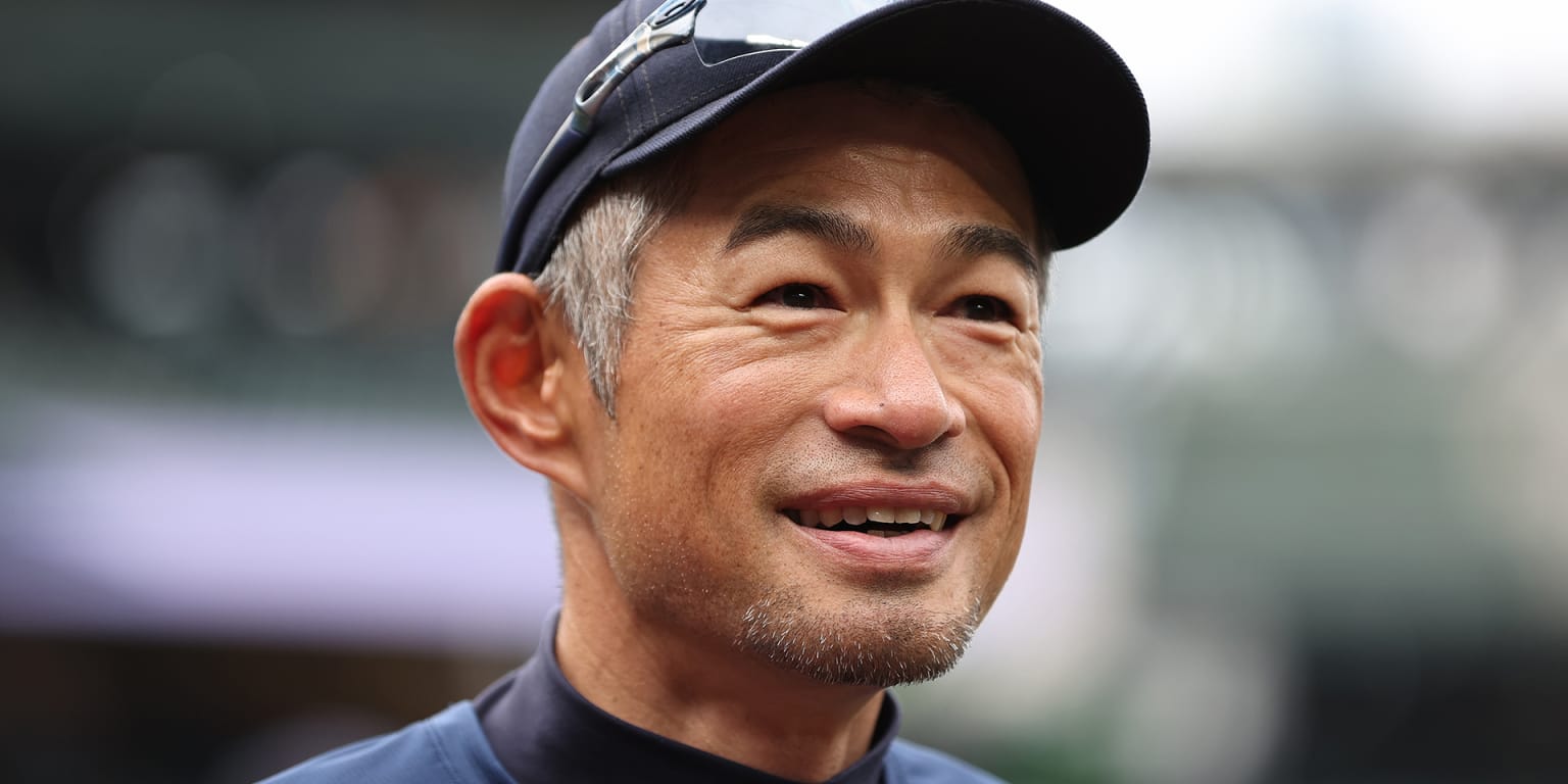 Ichiro Suzuki shows off amazing arm at age 50