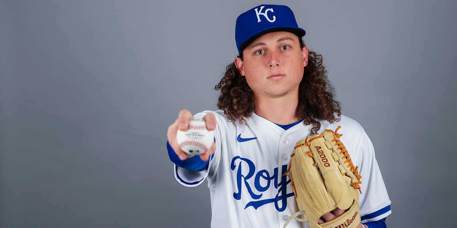 Andrew Hoffmann has contract selected by Royals