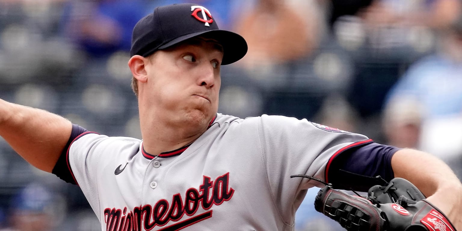 Twins sufren dolorosa barrida a manos de Reales