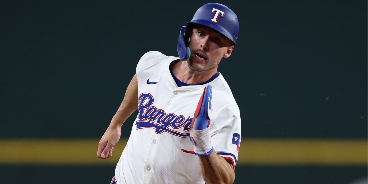Evan Carter begins rehab for quad injury at Triple-A