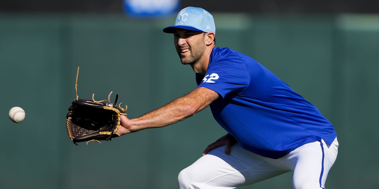 Royals begin 2024 Spring Training with revamped roster