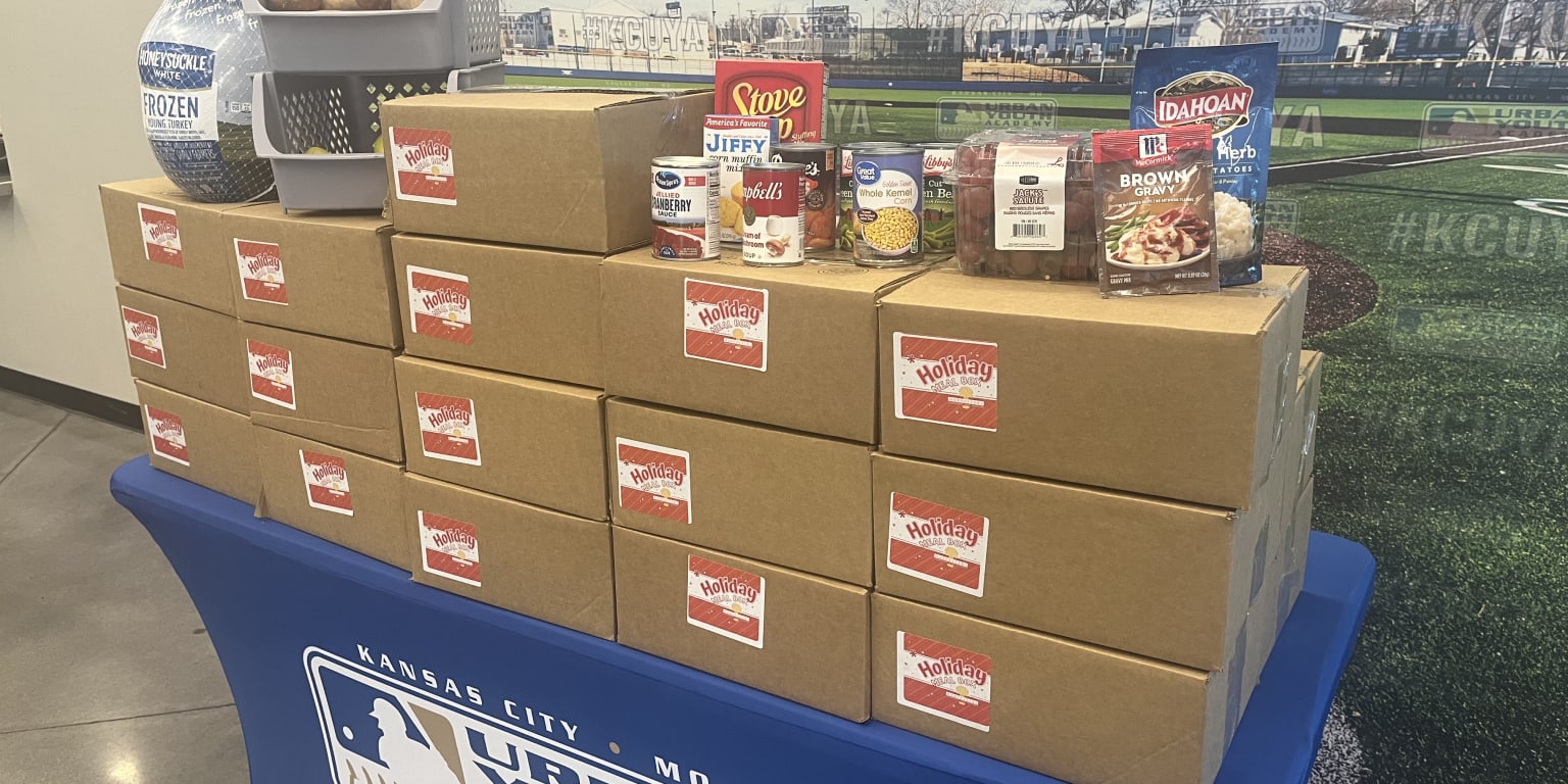 Royals collect Thanksgiving donations on Turkey Tuesday
