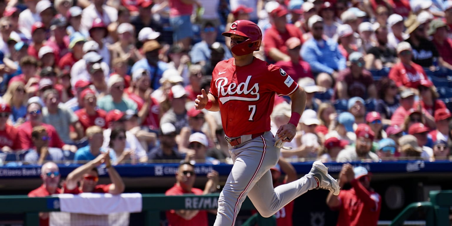 Reds score 5 runs in 3rd inning to come back vs. Phillies