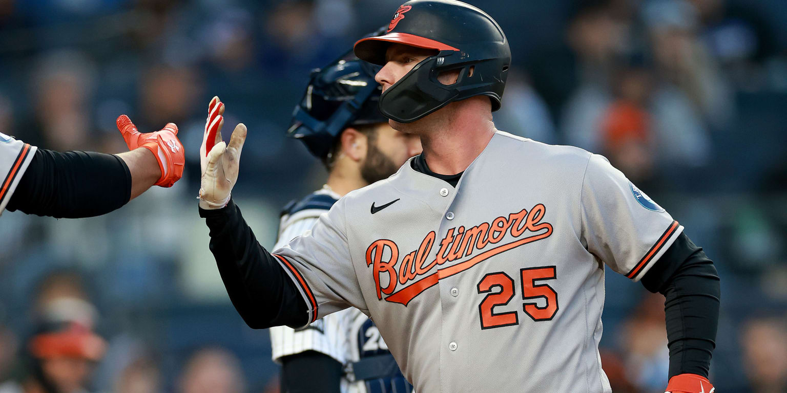 Pete Alonso homers during first game in New York with Orioles