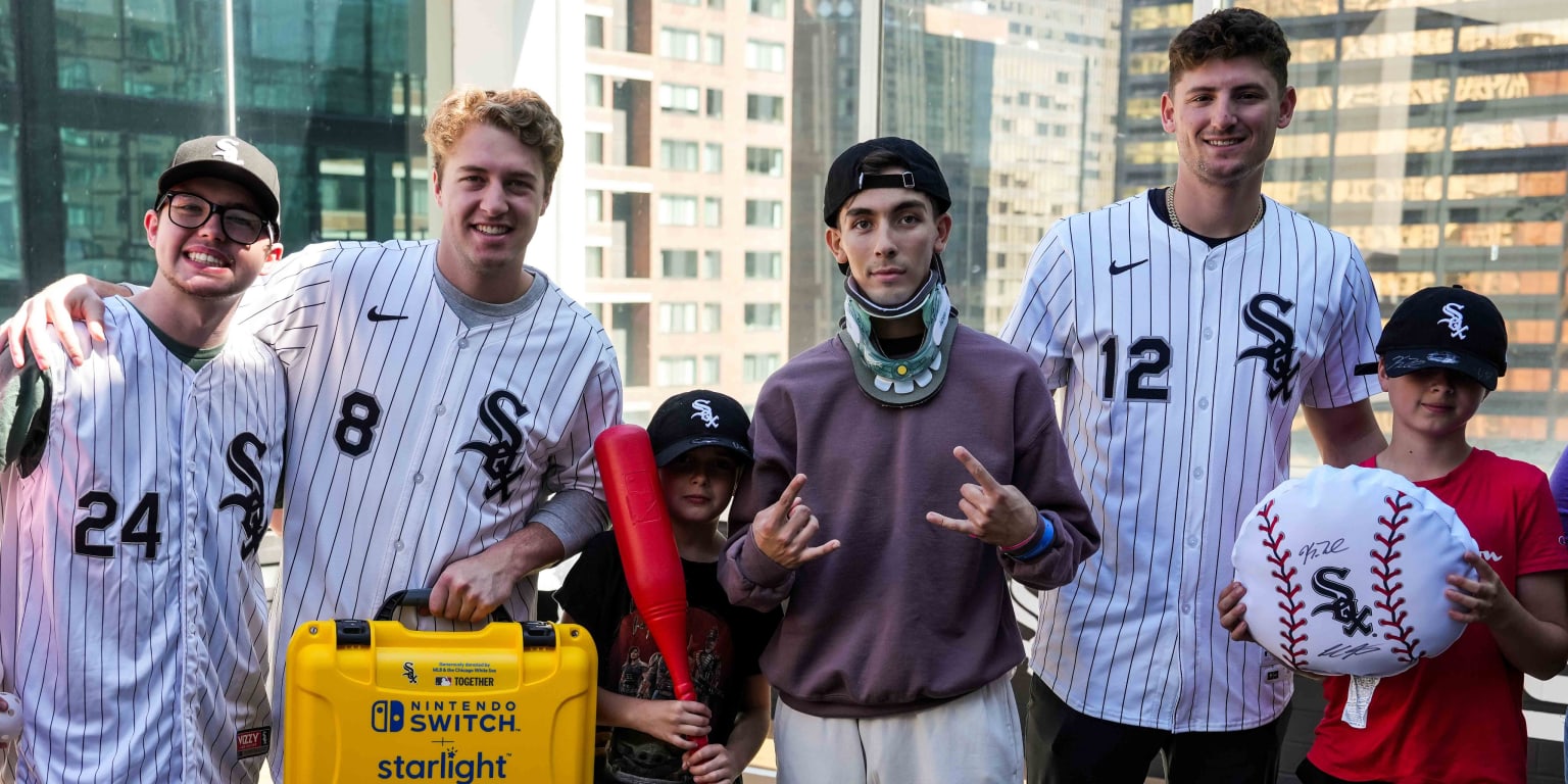 Kyle Teel, Colson Montgomery visit Chicago-area Ronald McDonald House