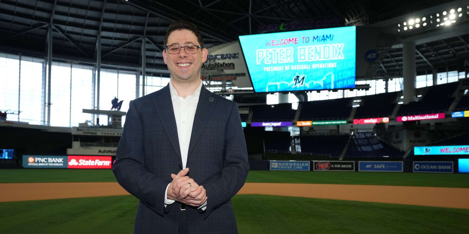 Peter Bendix introduced by Marlins