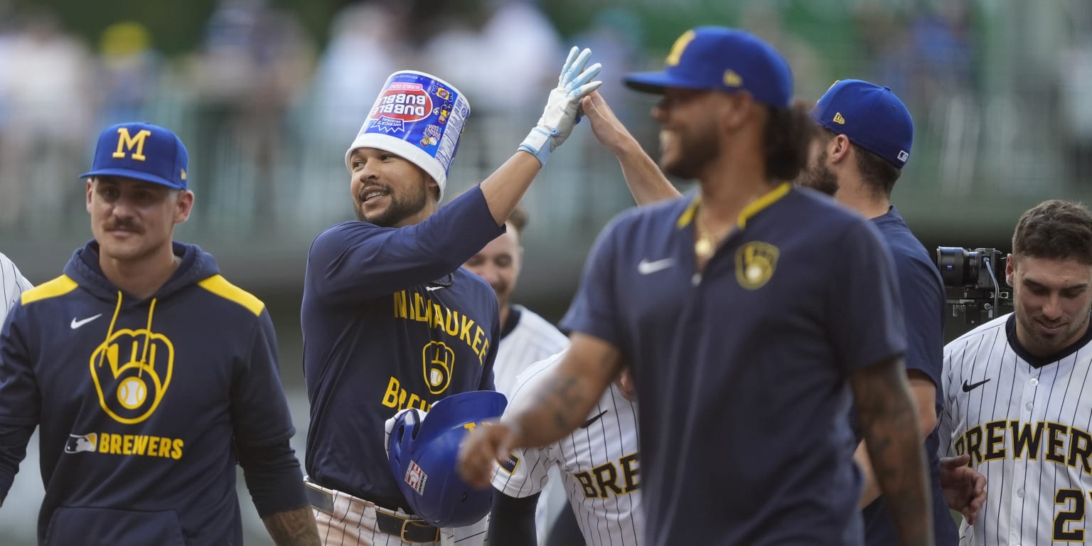 Blake Perkins hits walk-off single to help Brewers avoid sweep