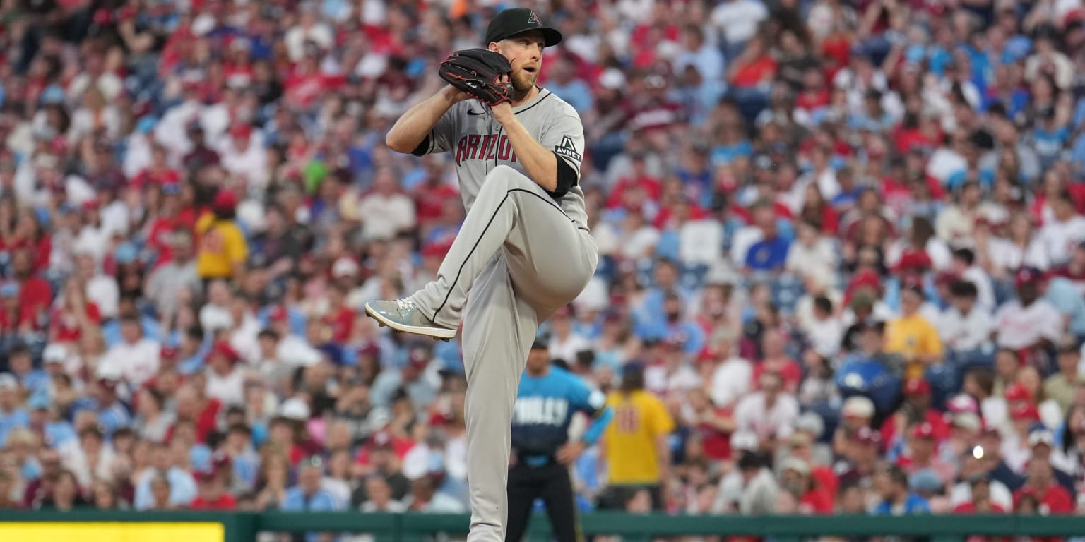 Merrill Kelly exits start early vs. Phillies with cramps