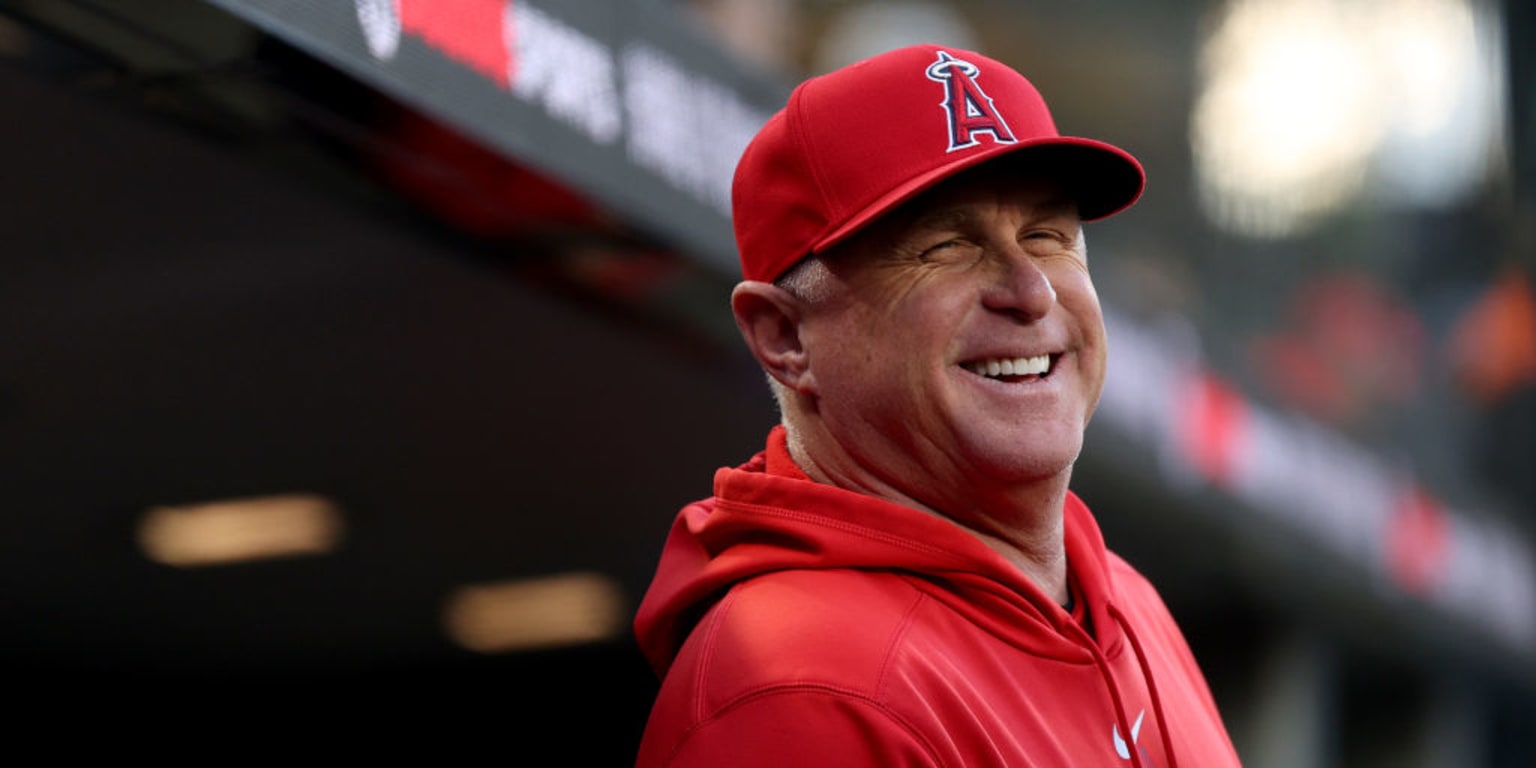 Phil Nevin catches up with old friend Bruce Bochy