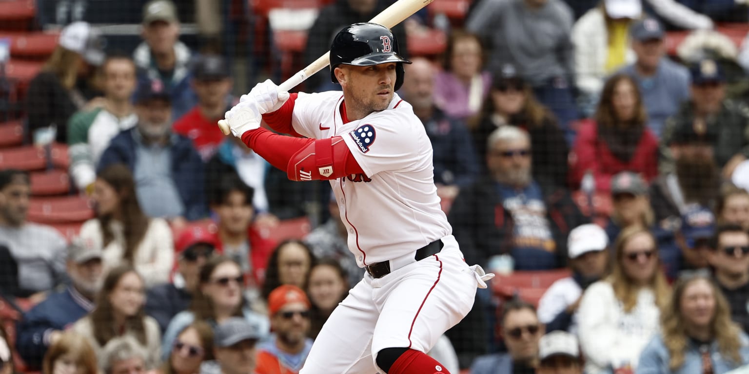 Alex Bregman resumes baseball activities after quad injury