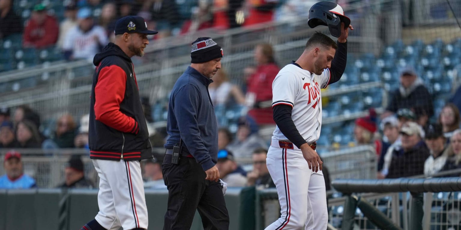 Matt Wallner, Carlos Correa exit Twins game with injuries