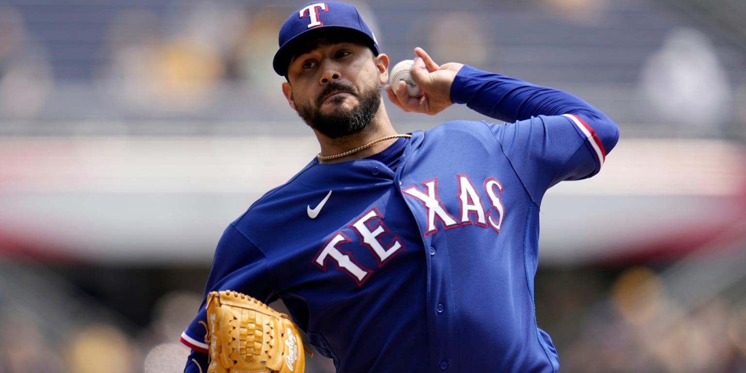 Un sólido Pérez ayuda a Rangers a llevarse serie en Pittsburgh