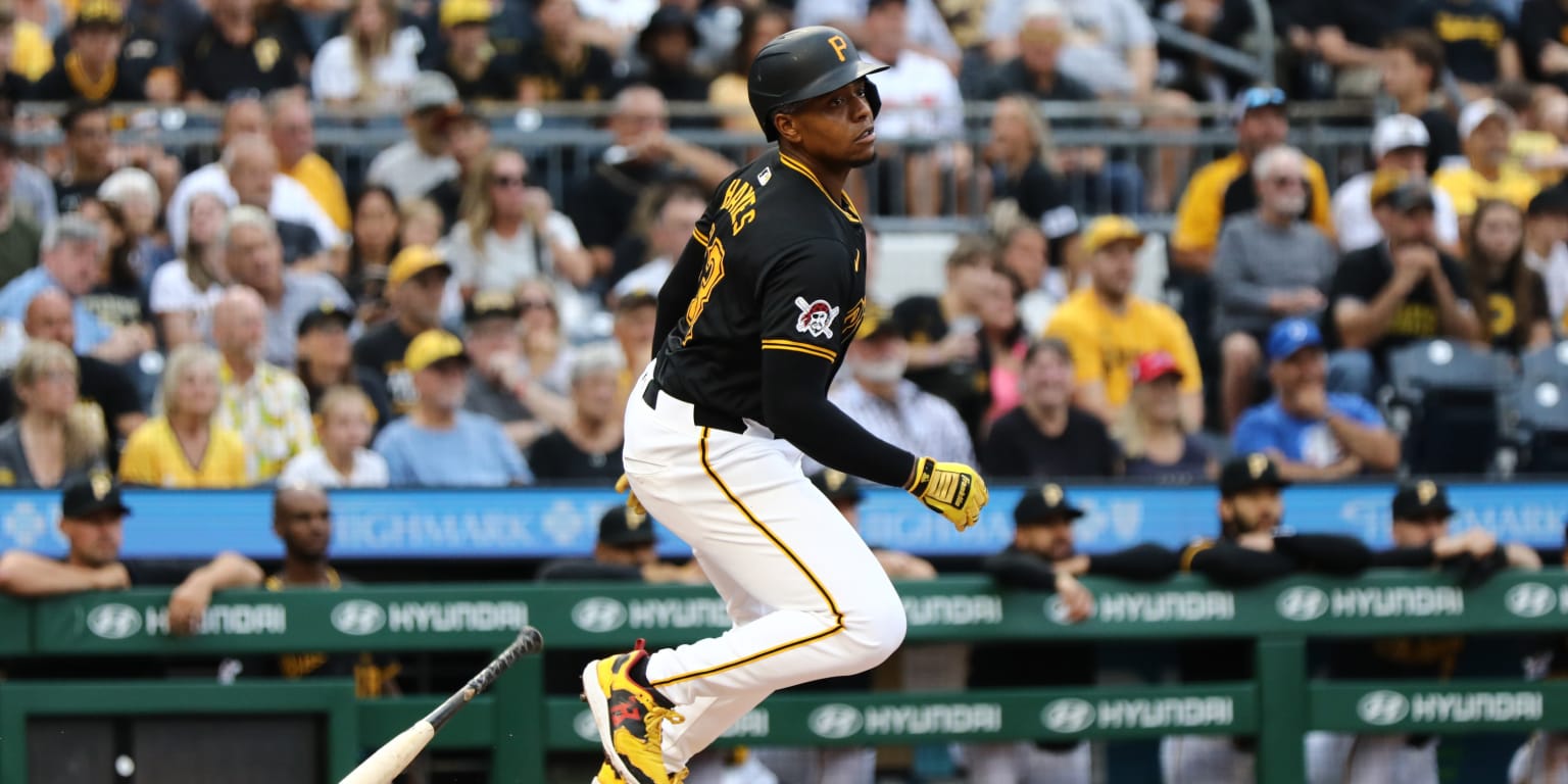 Ke'Bryan Hayes arrives healthy to Pirates spring camp