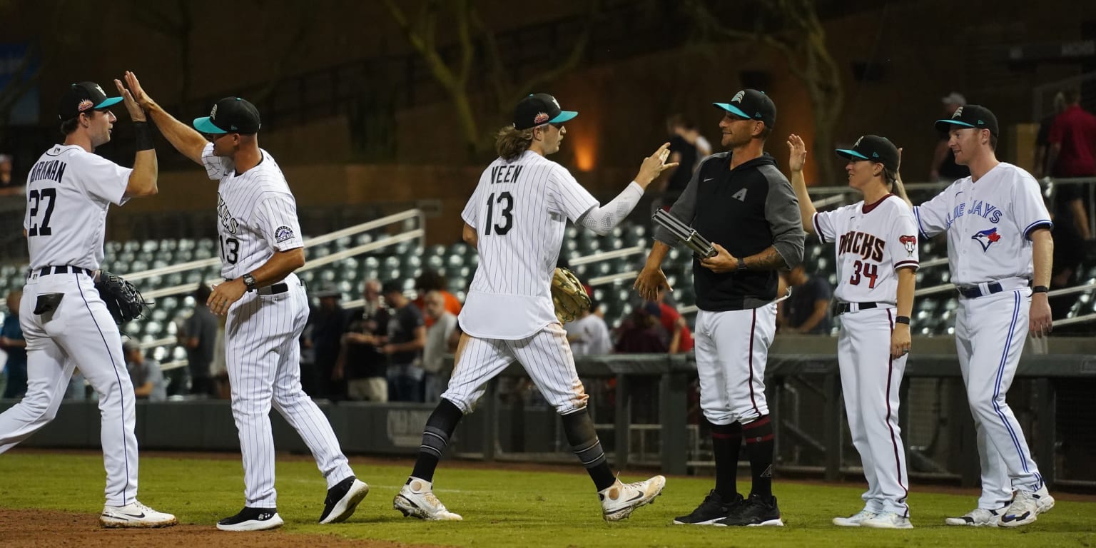 Zac Veen helps get Salt River Rafters in win column