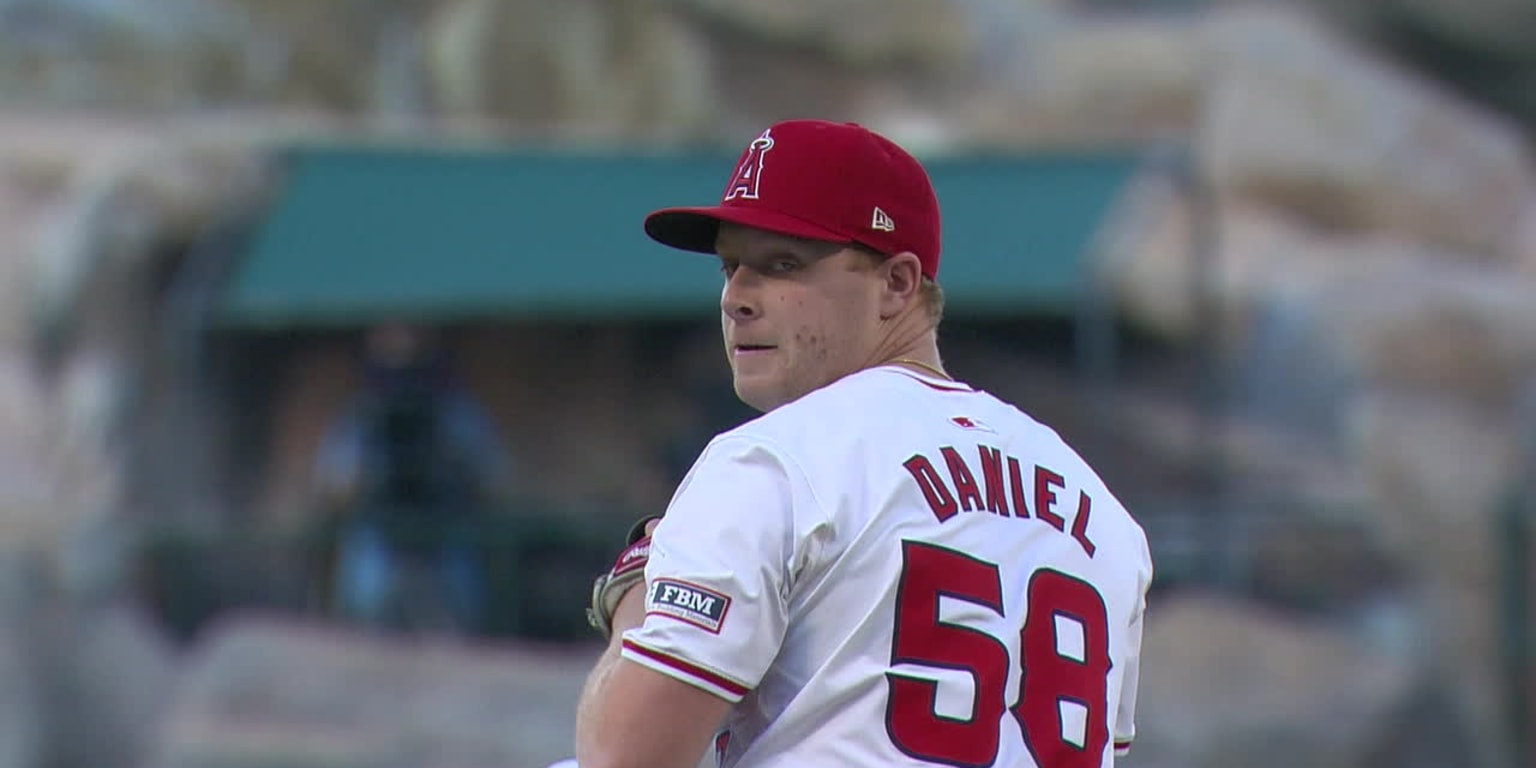 Daniel brilla en su debut y guía a Angelinos a su 4to triunfo en fila