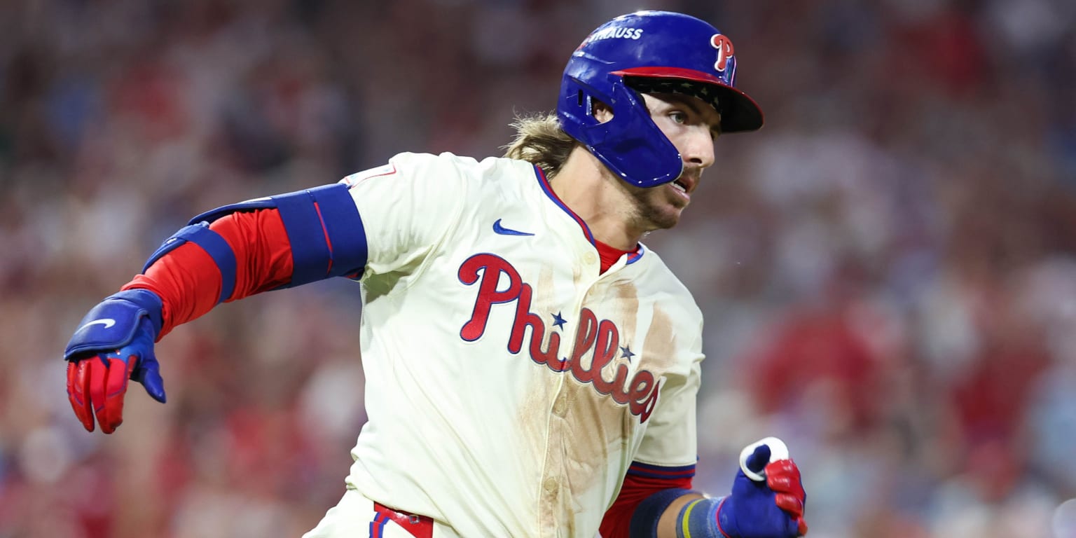 Bryson Stott hits go-ahead triple on birthday in NLDS Game 2