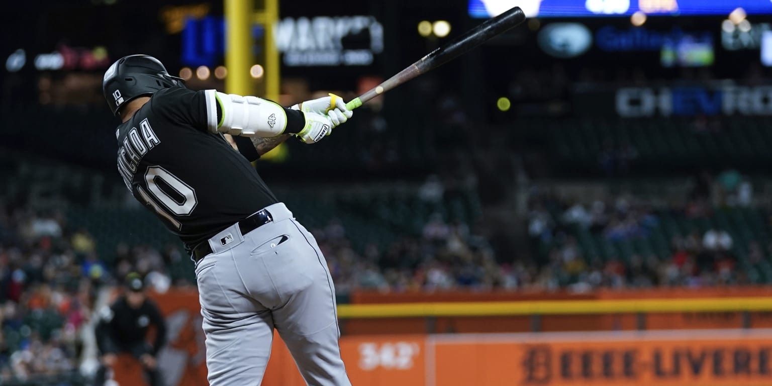 Clevinger (7K), Moncada (HR) guían blanqueada de White Sox en Detroit
