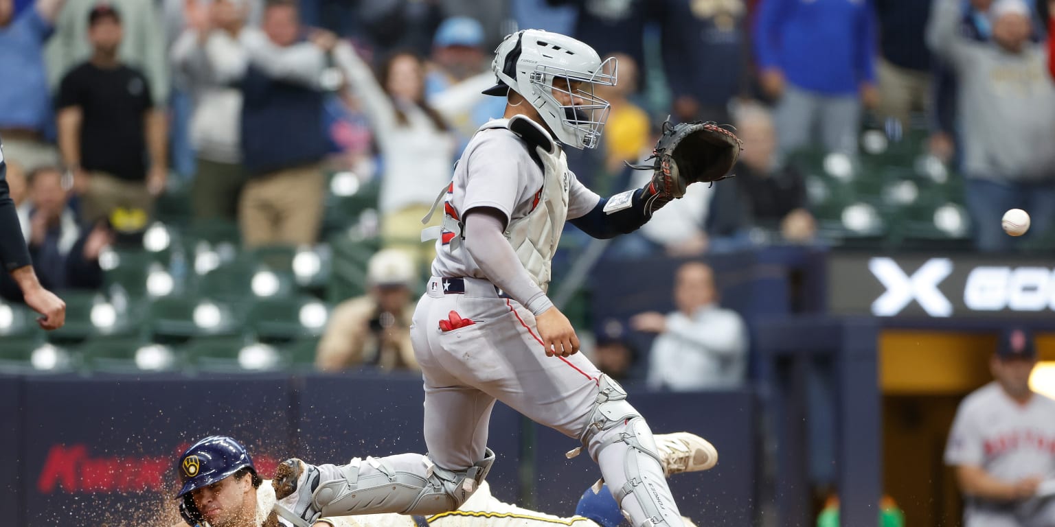 Red Sox swept by Brewers after second straight extra-innings loss
