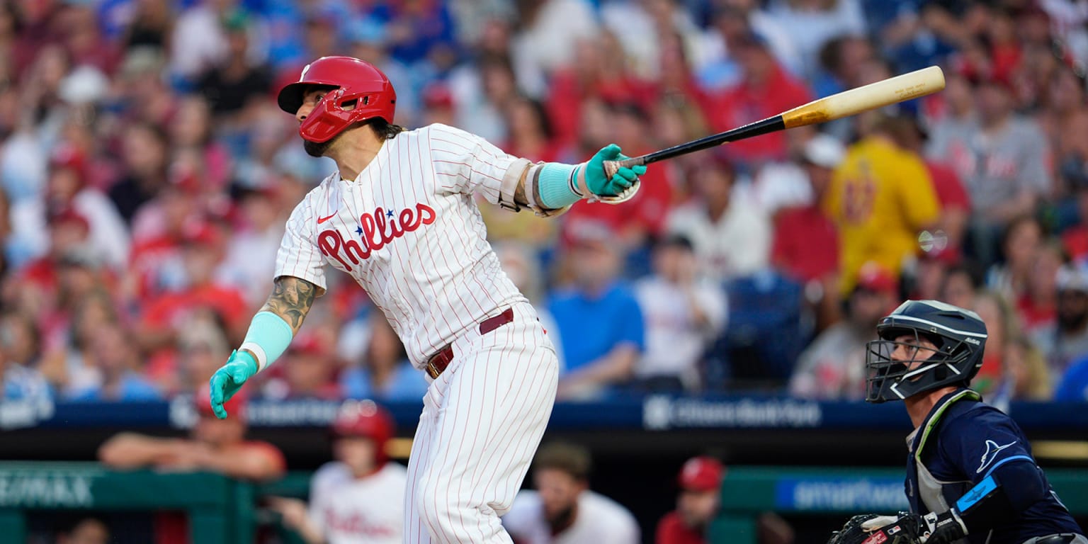 Phillies rally past Rays to finish off sweep