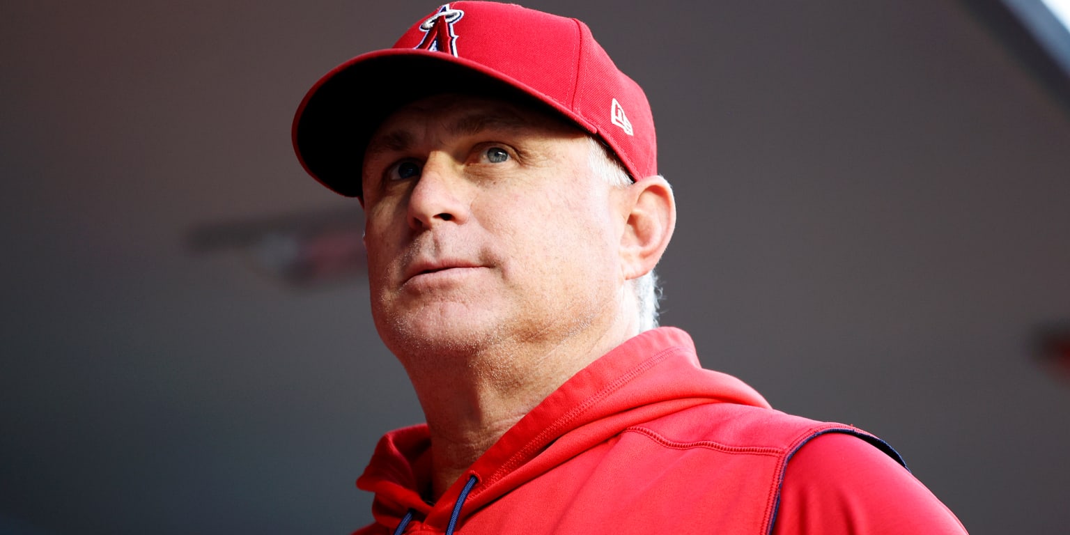 Phil Nevin keeping tabs on his players