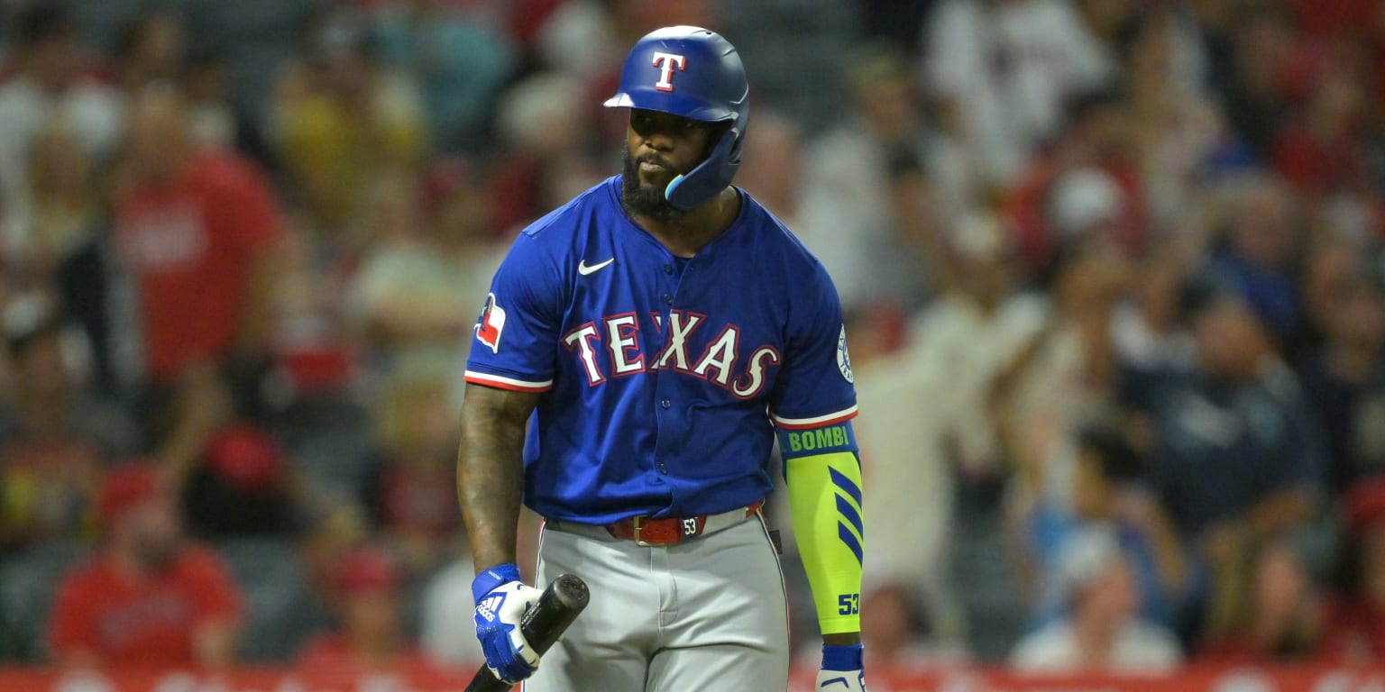 Adolis García goes back on injured list with quad strain