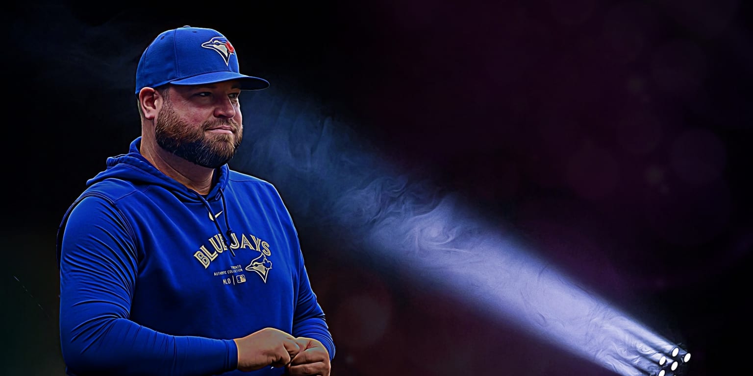 Blue Jays manager John Schneider settling into big league role