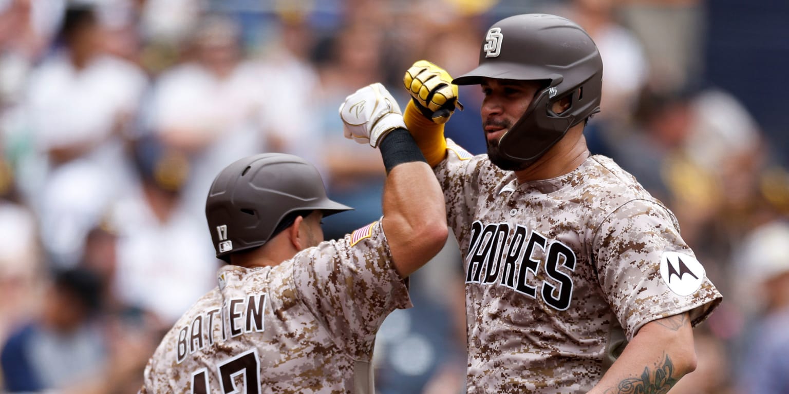 Padres se imponen a Rangers detrás de Sánchez (2 HR), Snell (9 K)