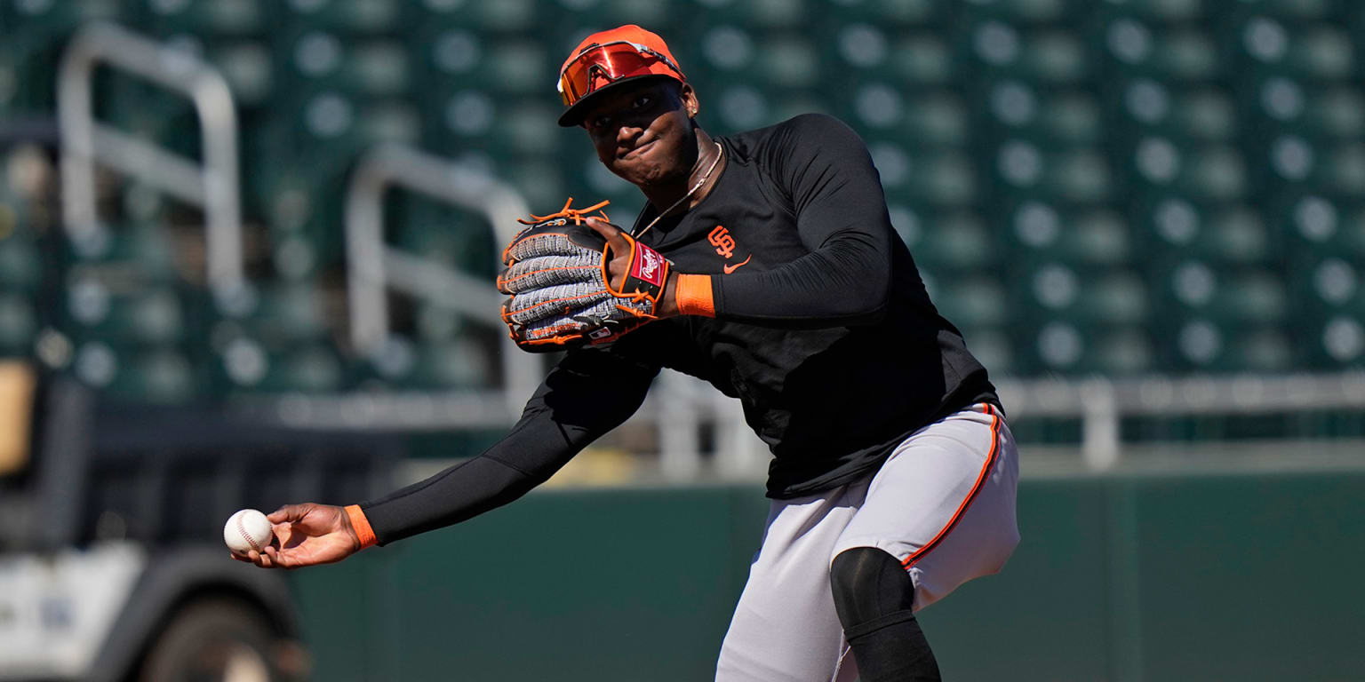 Marco Luciano takes over as Giants shortstop