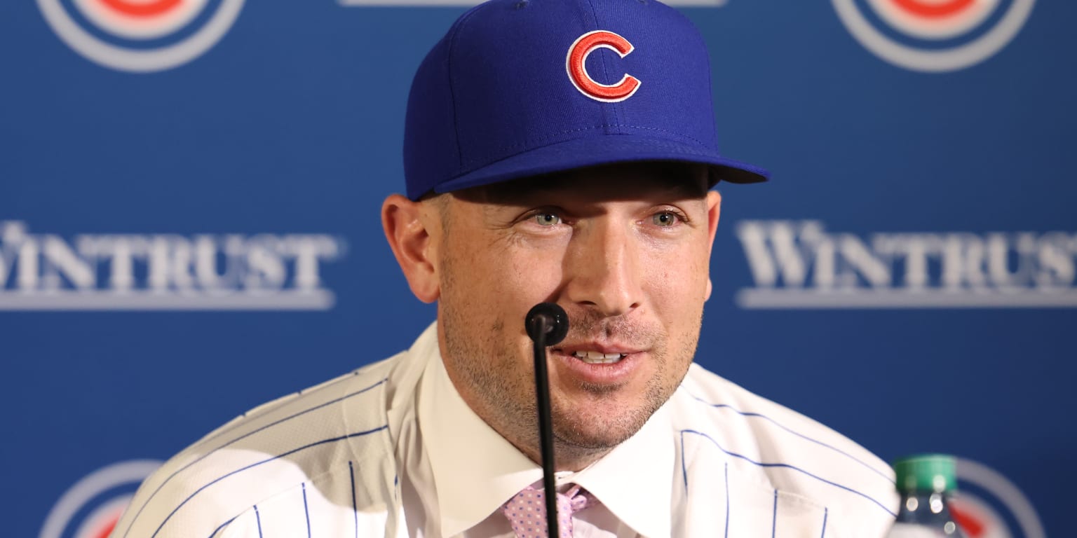 Alex Bregman introduced by Cubs