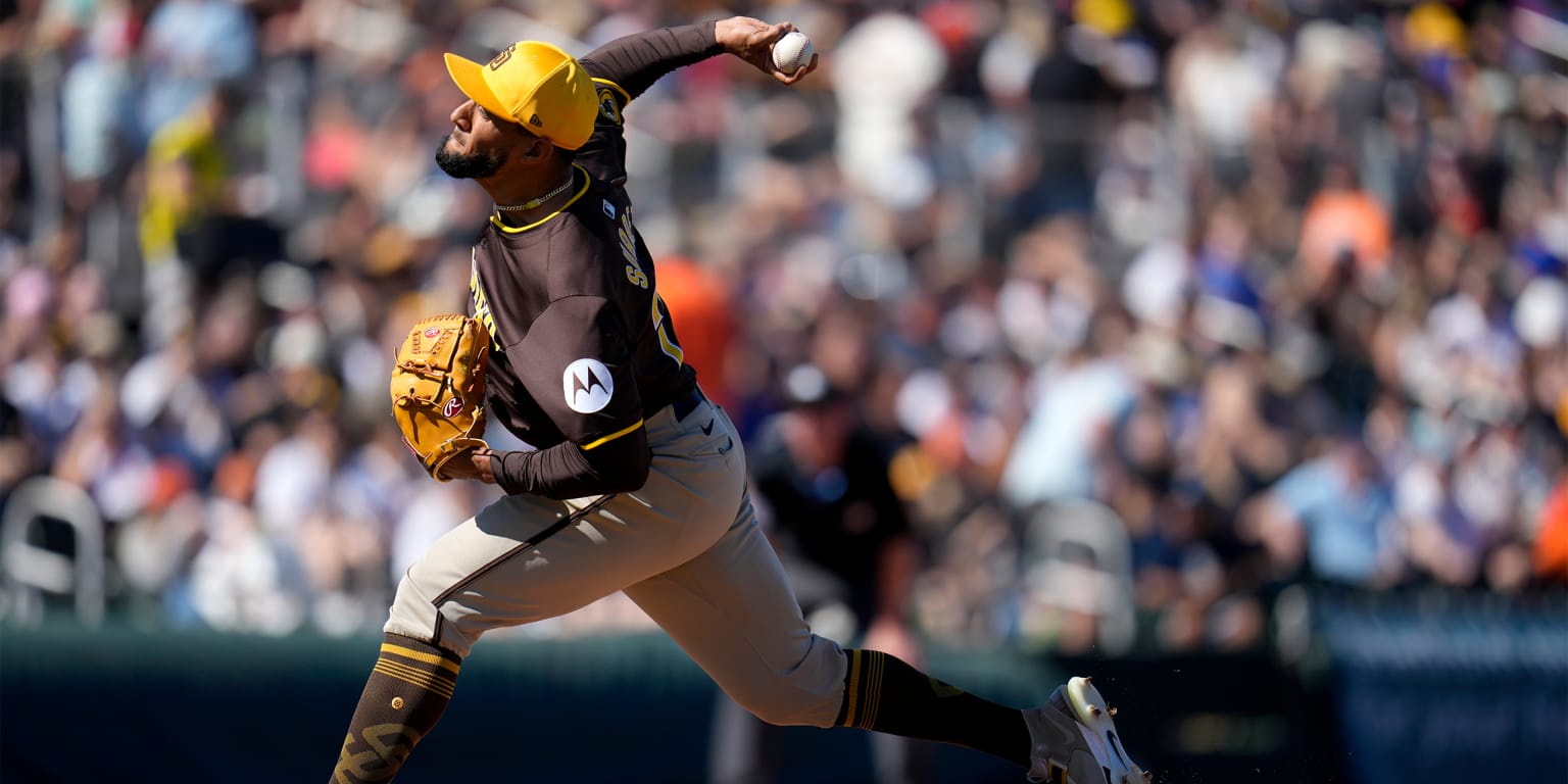 Robert Suarez ready to be Padres closer