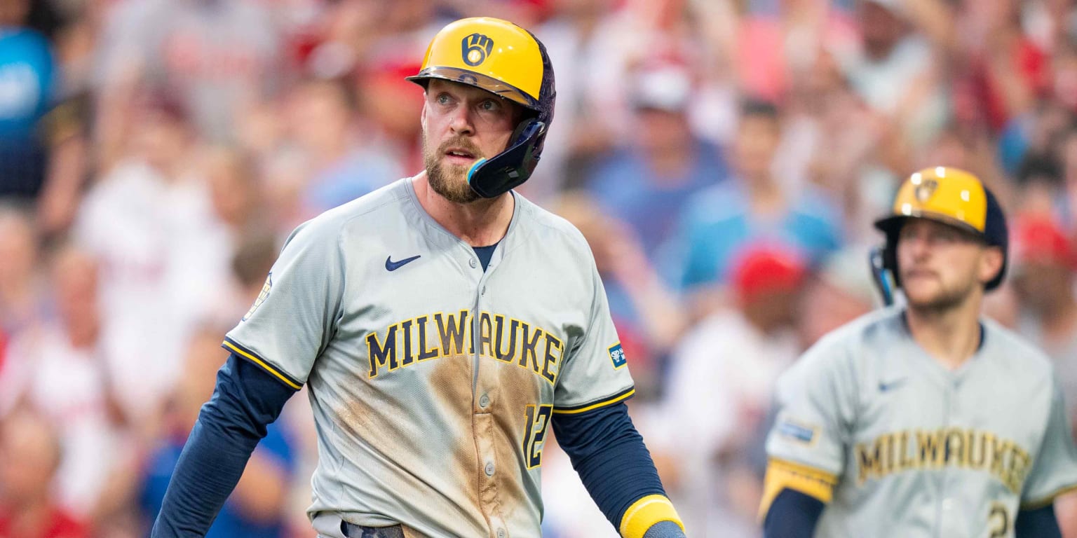 Rhys Hoskins homers in Brewers' loss to Phillies