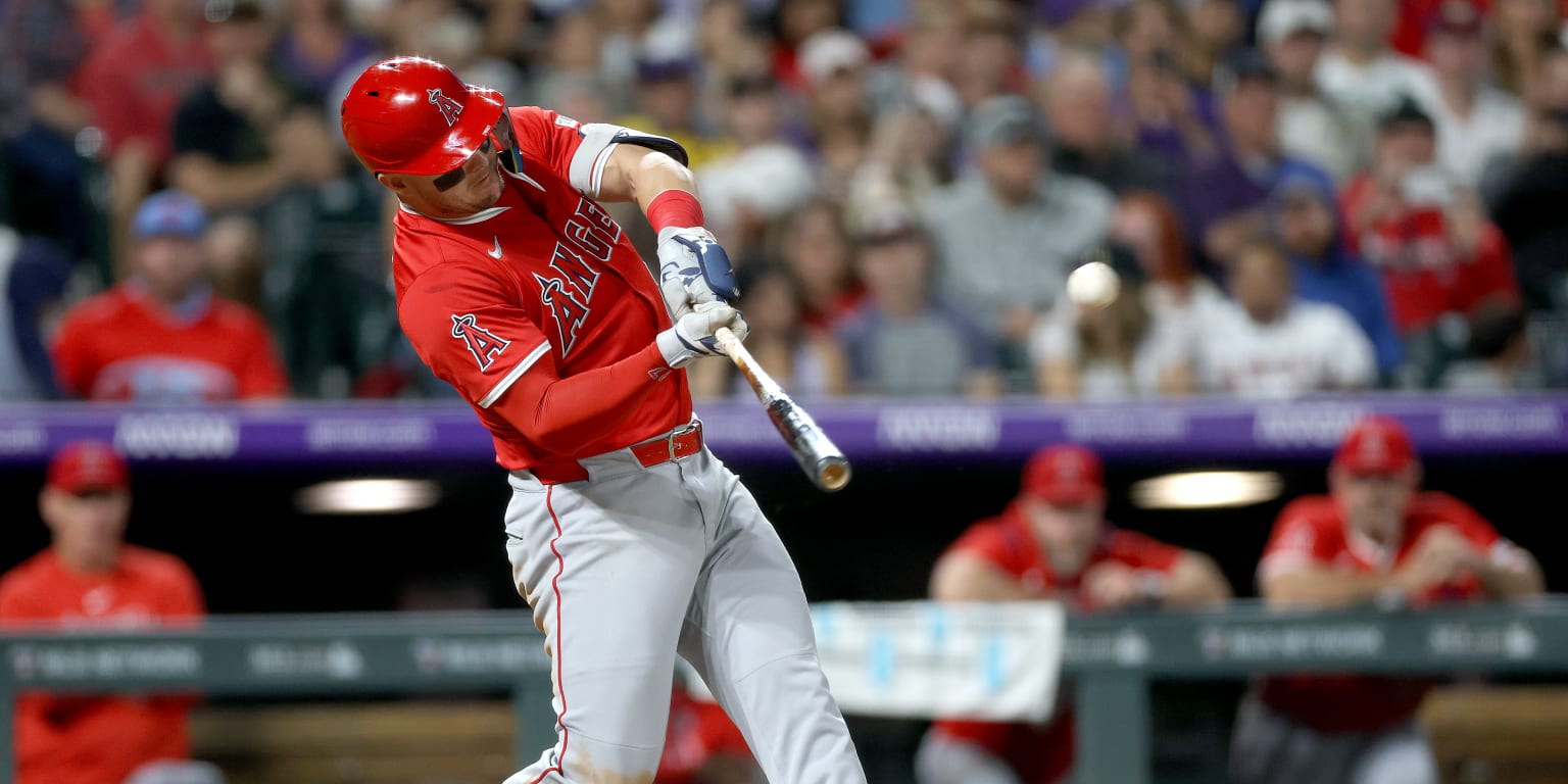 Mike Trout hits 400th career home run