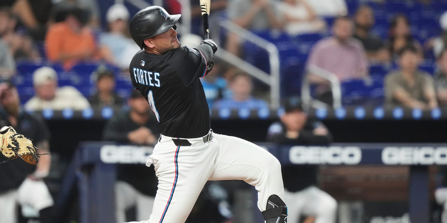 Nick Fortes traded by Marlins to Rays for Matthew Etzel