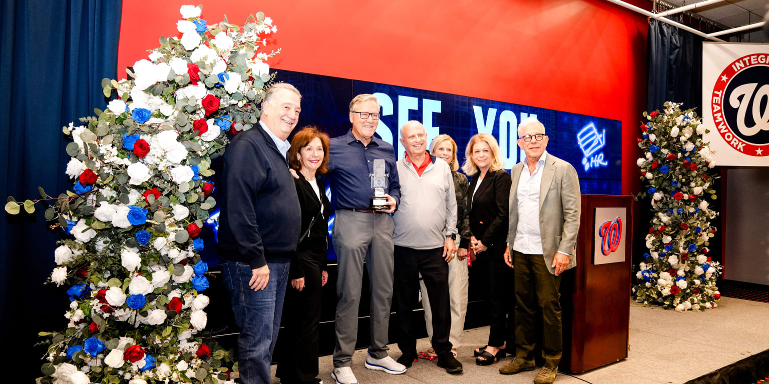 Nationals broadcaster Bob Carpenter honored before retirement
