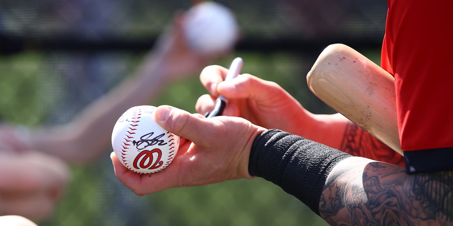 Nationals players talk favorite autographs, memorabilia